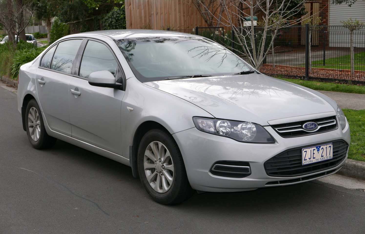 Ford Falcon technical specifications and fuel economy